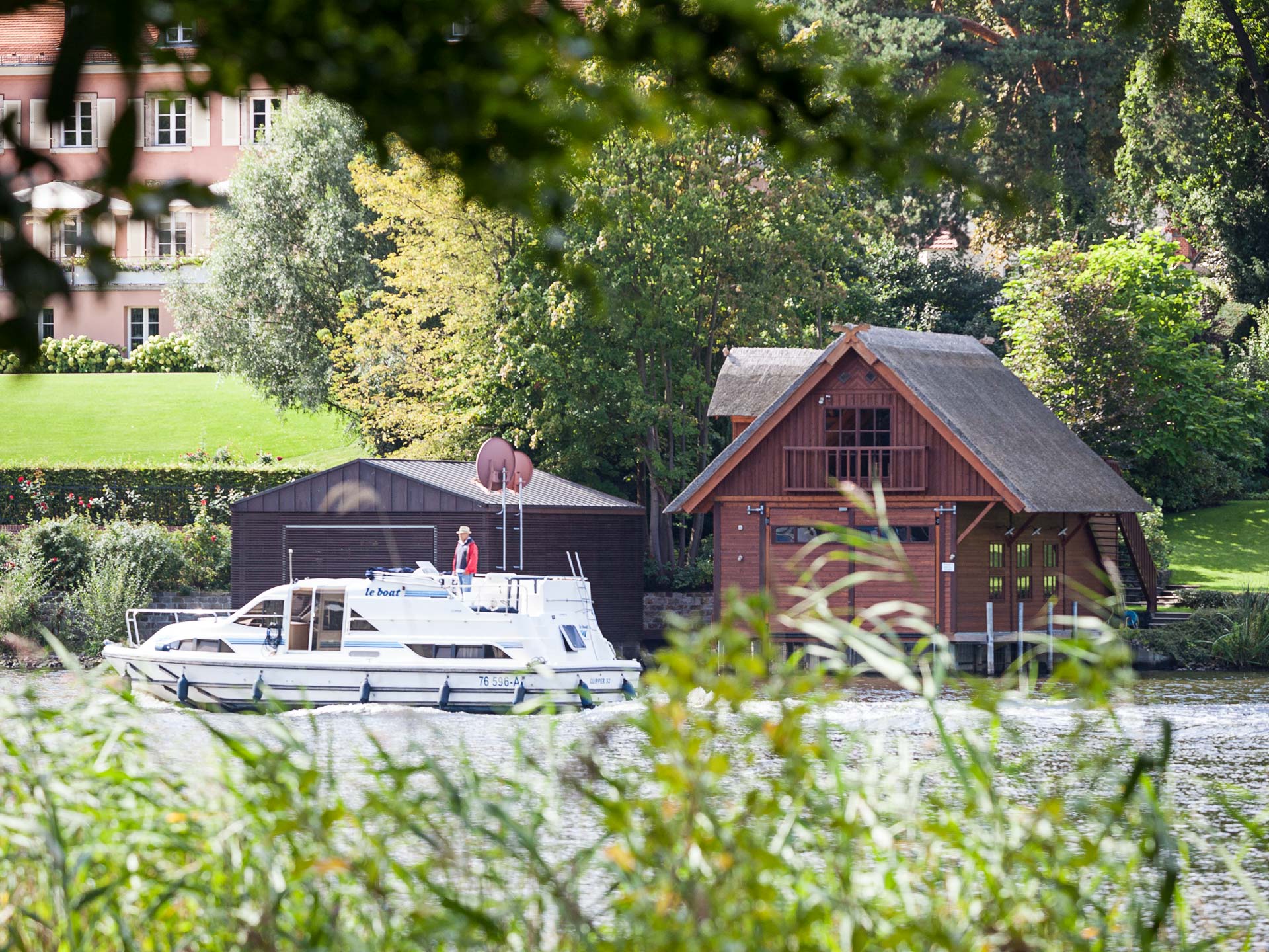 Bootshaus in Potsdam Griebnitzsee - IHR REETDACHDECKER FÜR BERLIN ...