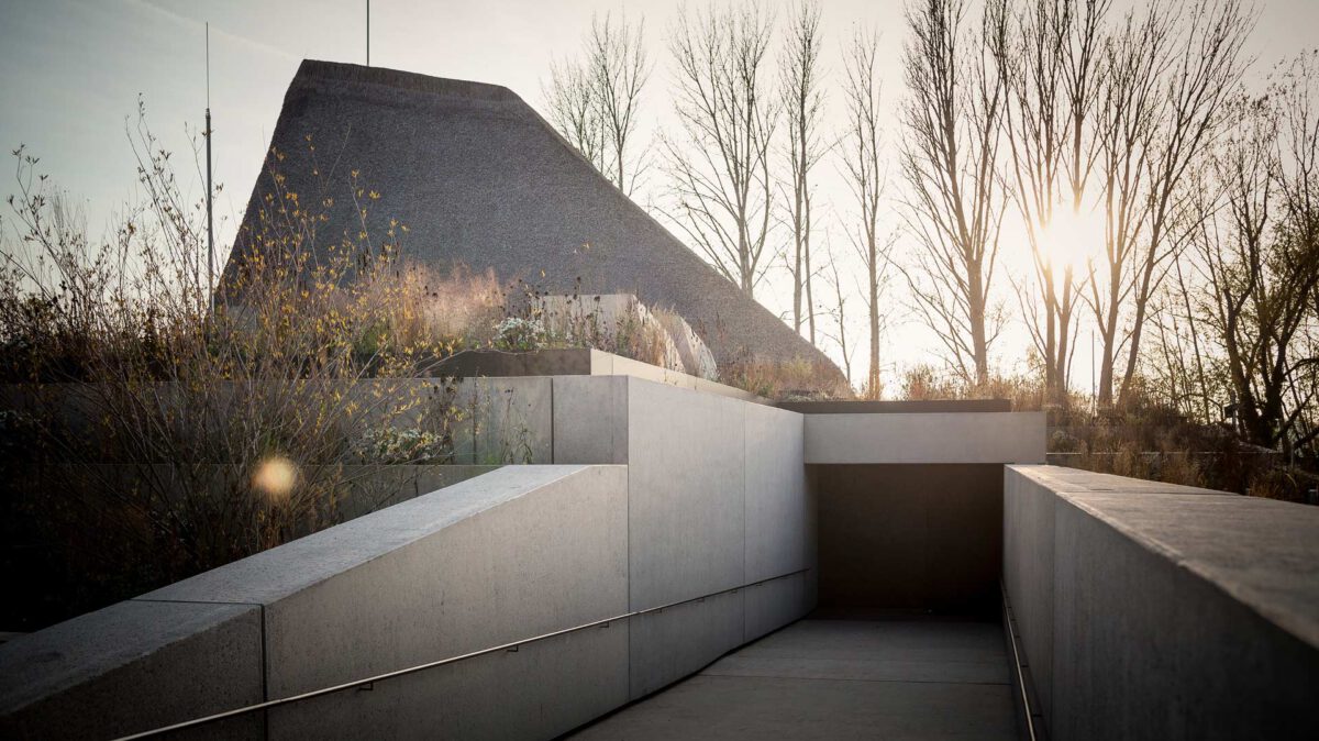 The Reethaus in Berlin-Lichtenberg - IHR REETDACHDECKER FÜR BERLIN ...